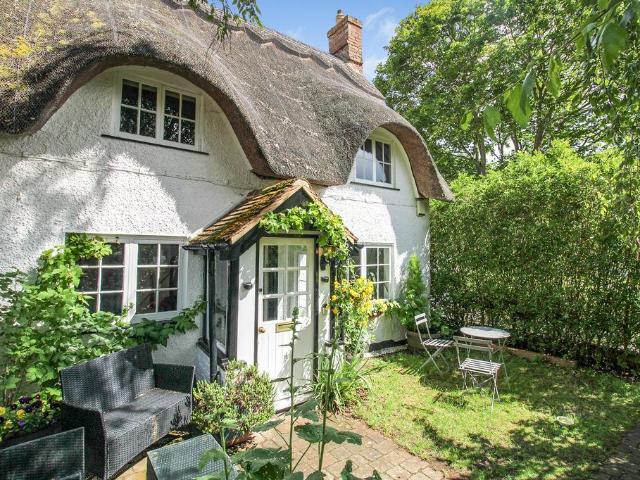 2 bedroom cottage for sale