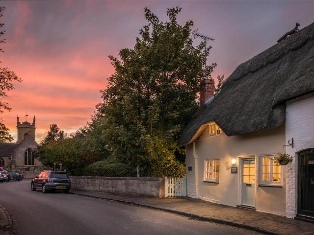 2 bedroom cottage for sale
