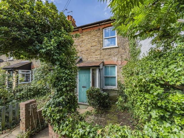 2 bedroom cottage for sale