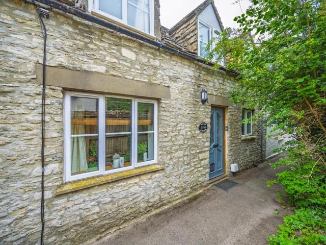 2 bedroom cottage for sale