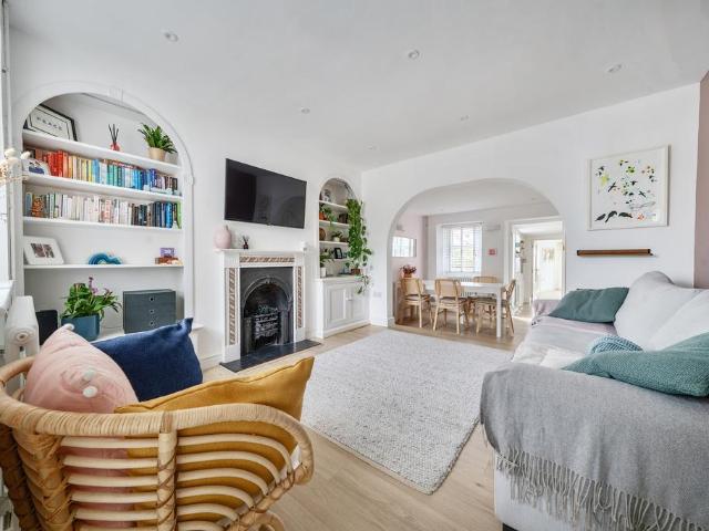 2 bedroom cottage for sale