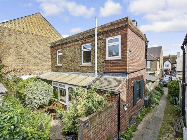 2 bedroom cottage for sale