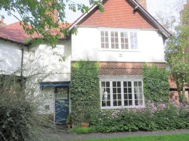2 bedroom cottage for sale in The Ginnel Port Sunlight CH62