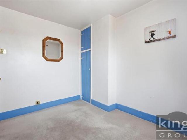 2 bedroom cottage for sale in The Ridgeway, Enfield, EN2