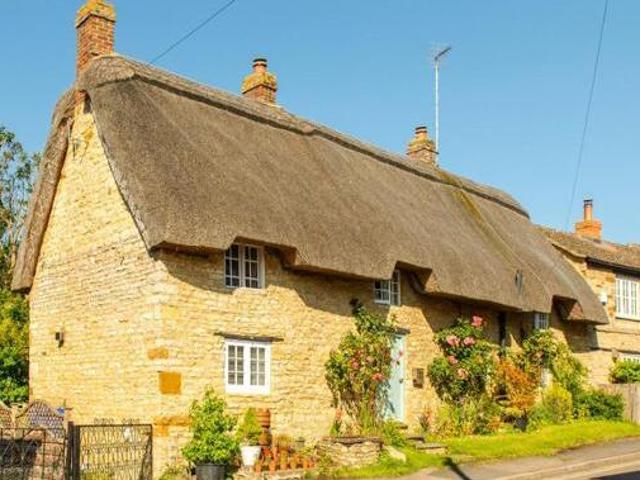 2 Bedroom Cottage For Sale In Towcester, Northamptonshire