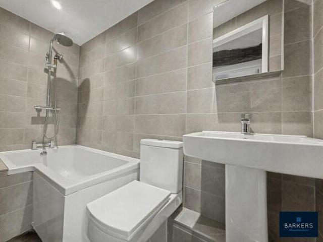 2 bedroom cottage for sale in Town Street, Birkenshaw, BD11