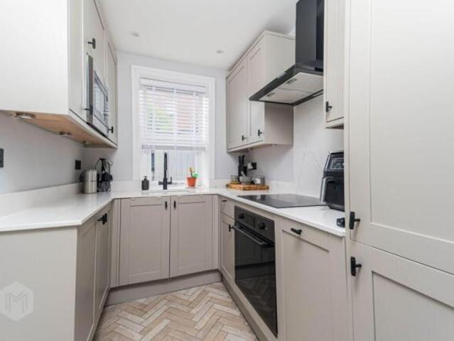 2 bedroom cottage for sale in Turton Road, Bolton, BL2