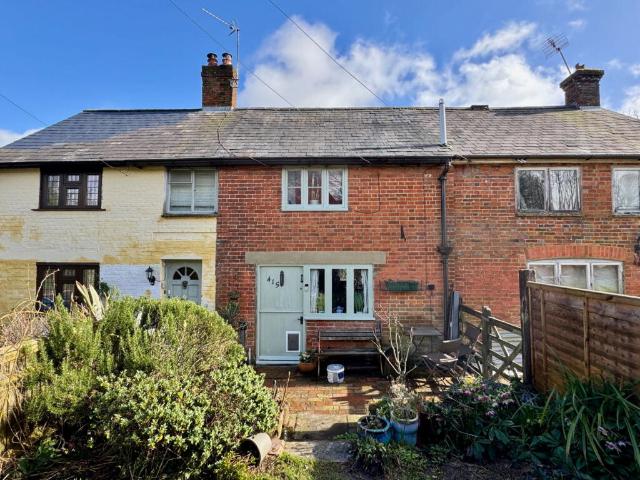2 bedroom cottage for sale in Worting Road, Basingstoke, RG23 8PR, RG23