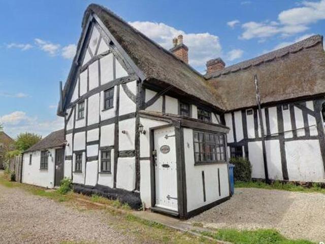 2 Bedroom Cottage For Sale In Alrewas