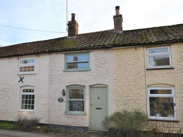 2 bedroom cottage for sale in Back Street ton PE32