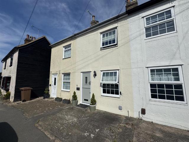 2 bedroom cottage for sale in Church Street, Great Baddow, Chelmsford, CM2
