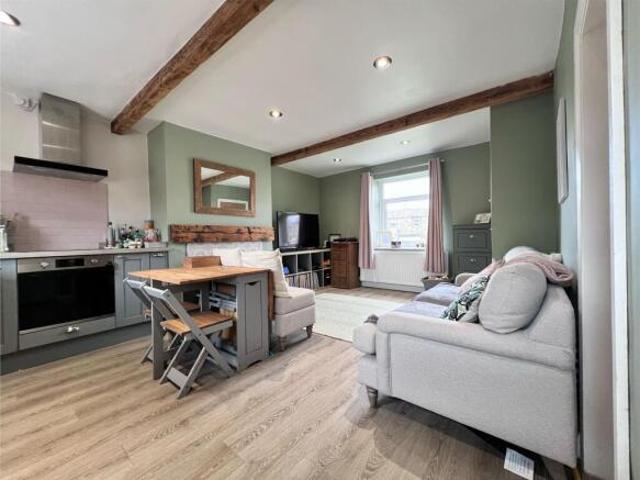 2 bedroom cottage for sale in Cockley Hill Lane, Huddersfield, HD5