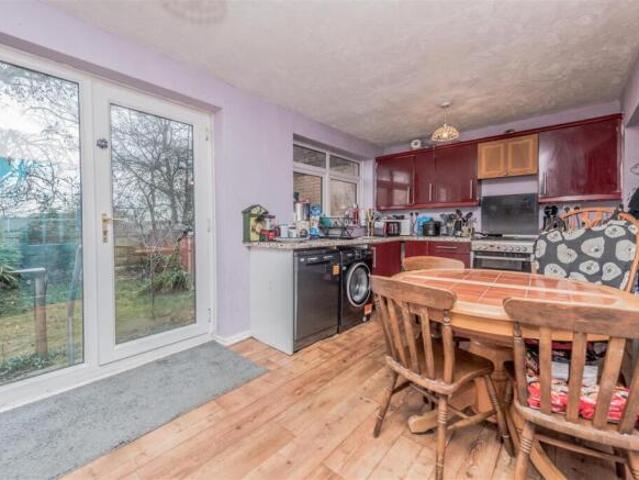 2 bedroom cottage for sale in Cross Lane, Farnley, Leeds, LS12