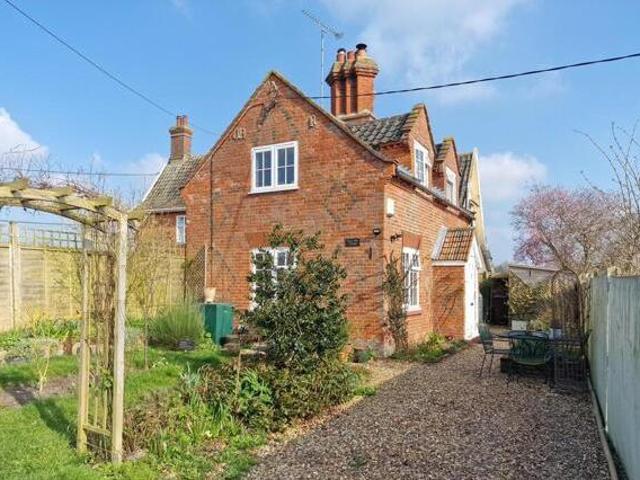 2 Bedroom Cottage For Sale In Denton