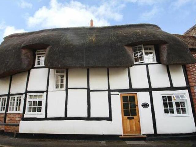 2 Bedroom Cottage For Sale In Eddington, Hungerford