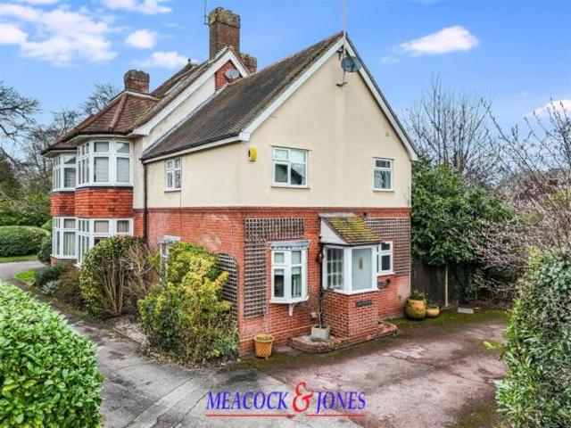 2 bedroom cottage for sale in Glendale Close, Shenfield, Brentwood, CM15