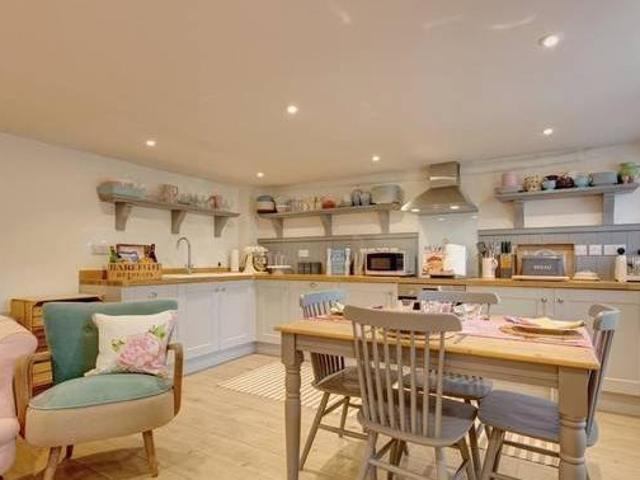 2 bedroom cottage for sale in High Street Thornham PE36