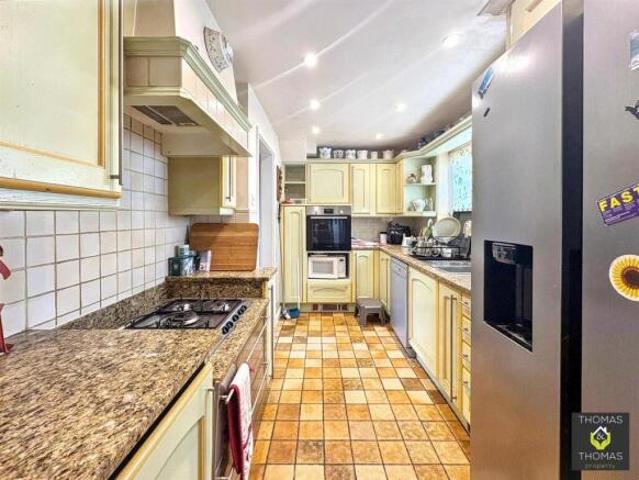 2 bedroom cottage for sale in High Street, Upton St. Leonards, GL4