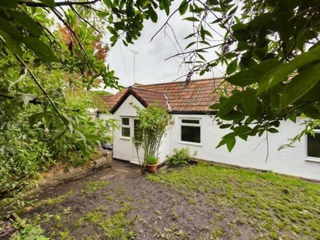 2 Bedroom Cottage For Sale In Kingswood