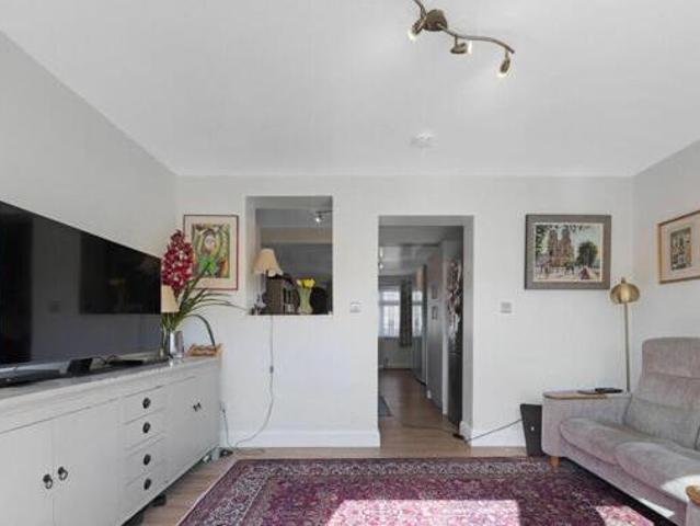 2 Bedroom Cottage For Sale In London