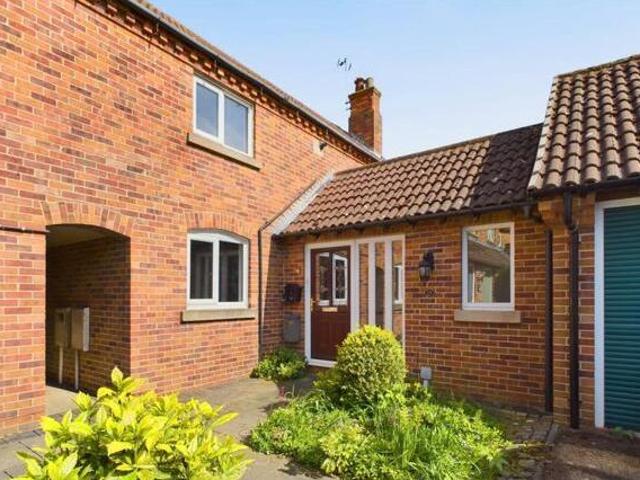 2 Bedroom Cottage For Sale In Melbourne