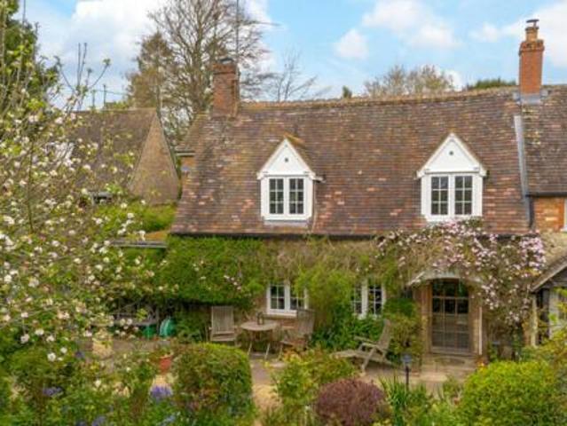 2 Bedroom Cottage For Sale In Oxfordshire