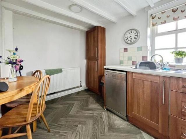 2 bedroom cottage for sale in Park Road, Thackley, Bradford, BD10 0RR, BD10