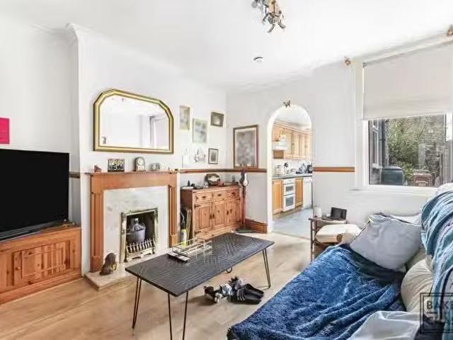 2 Bedroom Cottage For Sale In Queens Road, Waltham Cross, EN8