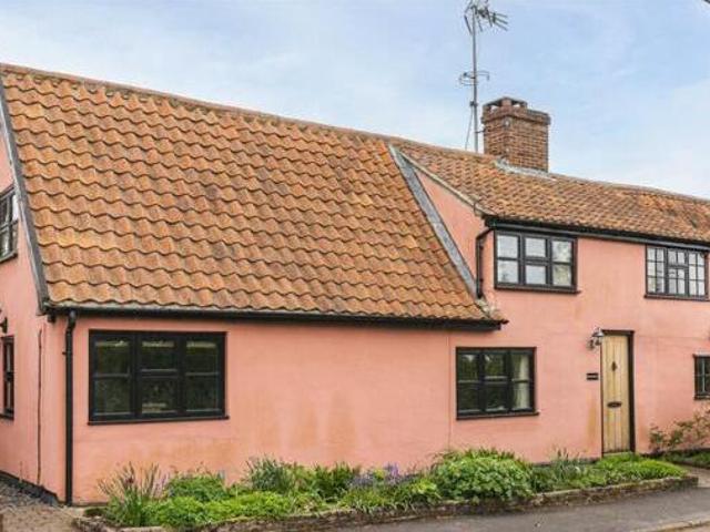 2 Bedroom Cottage For Sale In Shudy Camps