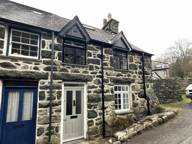2 Bedroom Cottage For Sale In South Street, Dolgellau
