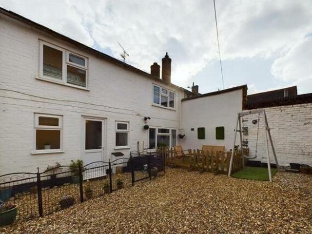 2 Bedroom Cottage For Rent In Waddesdon