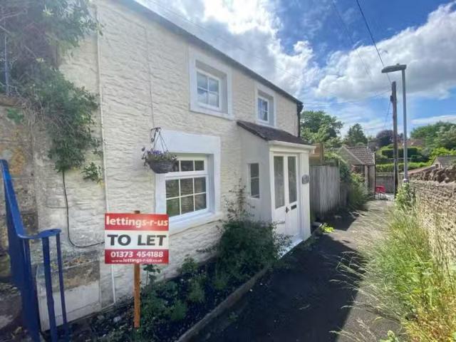 2 bedroom cottage for rent in Warminster Road, Beckington, Nr.