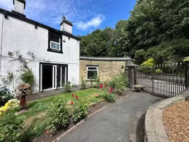 2 bedroom cottage for rent in Woodfield Cottages, Old Lane, Ha.