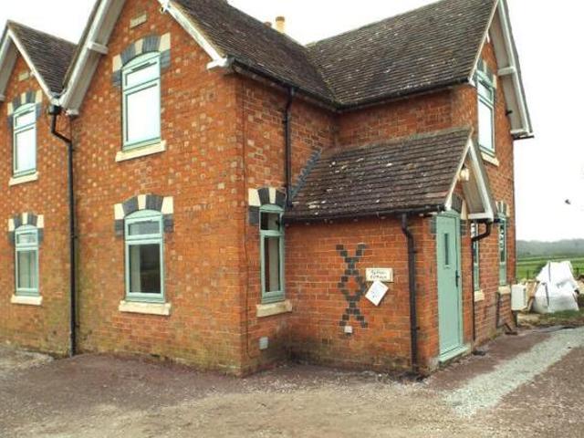 2 Bedroom Cottage For Rent In Abbots Lench Road, Abbots Lench