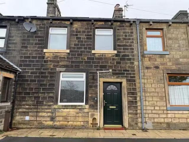 2 bedroom cottage for rent in Albert Square, Silsden, BD20