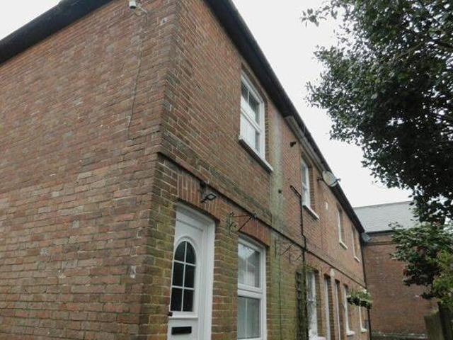 2 Bedroom Cottage For Rent In Battle