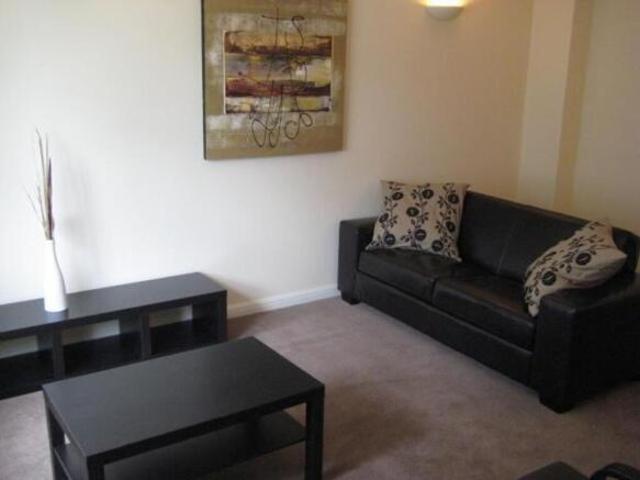 2 bedroom cottage for rent in Burley Road, Leeds, LS4