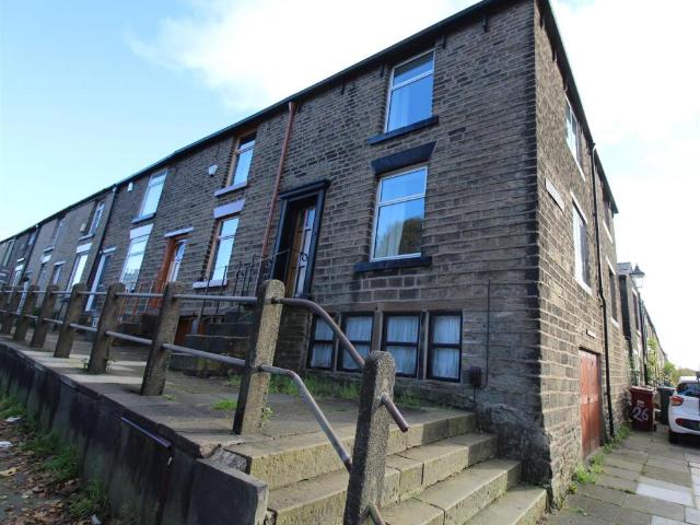 2 bedroom cottage for rent in Church Street, Horwich, Bolton, BL6