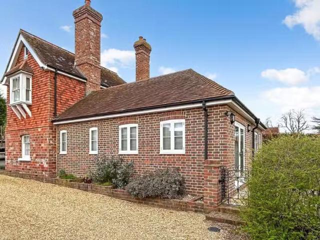 2 bedroom cottage for rent in Church Road, Newick, Lewes, East.