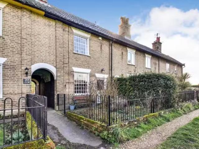 2 bedroom cottage for rent in Church Terrace, Wickham Market.