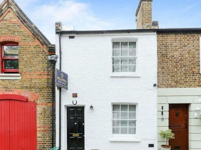 2 Bedroom Cottage For Rent In Ealing
