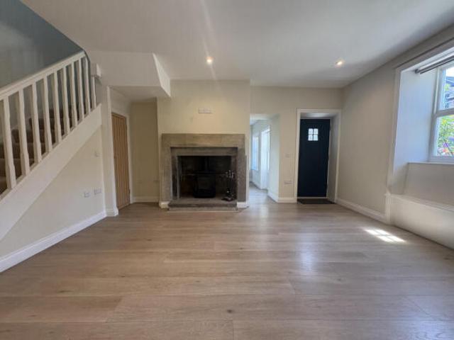 2 bedroom cottage for rent in Garden Cottage, Creskeld Hall, Creskeld Lane, LS21 1NT, LS21