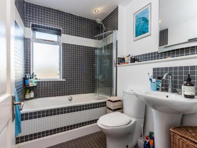 2 bedroom cottage for rent in Green Lane, Hanwell, W7