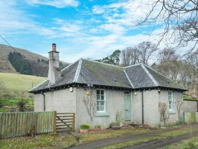 2 Bedroom Cottage For Rent In Harviestoun, Dollar