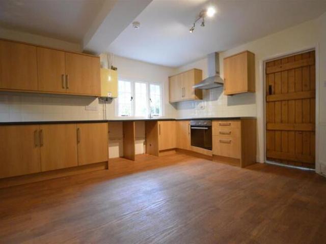 2 bedroom cottage for rent in Harlestone Road, Northampton, NN5