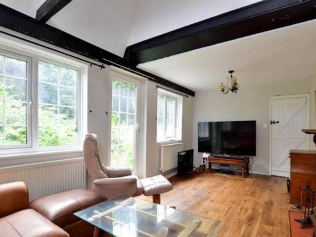2 bedroom cottage for rent in High Street Hadlow TN11