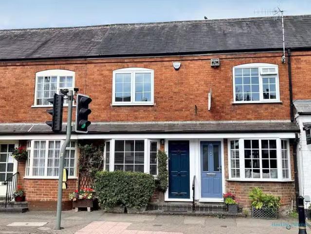 2 bedroom cottage for rent in High Street, Henley in arden, Wa.