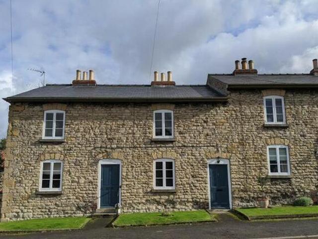 2 Bedroom Cottage For Rent In High Street, Hovingham