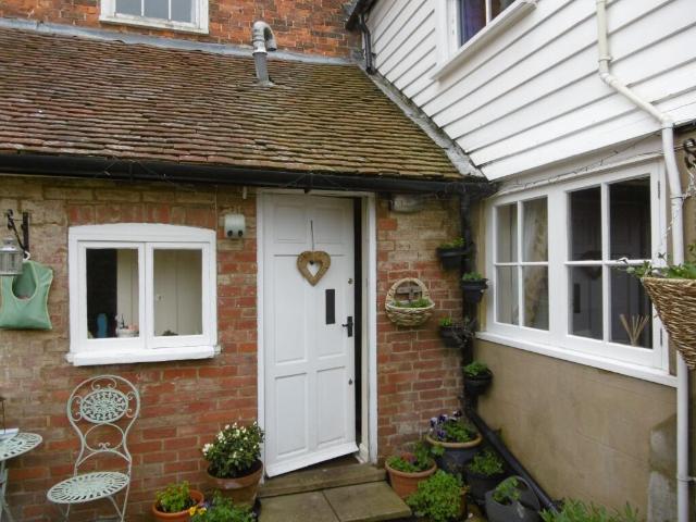 2 bedroom cottage for rent in Highgate House Cottage, North Grove Road, Hawkhurst, Cranbrook, TN18