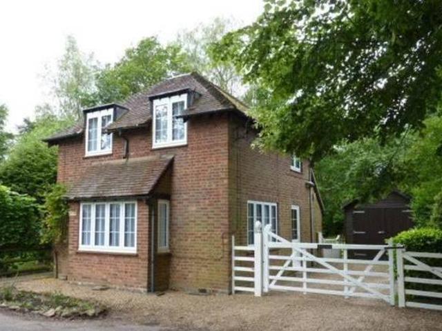2 bedroom cottage for rent in Liphook GU30